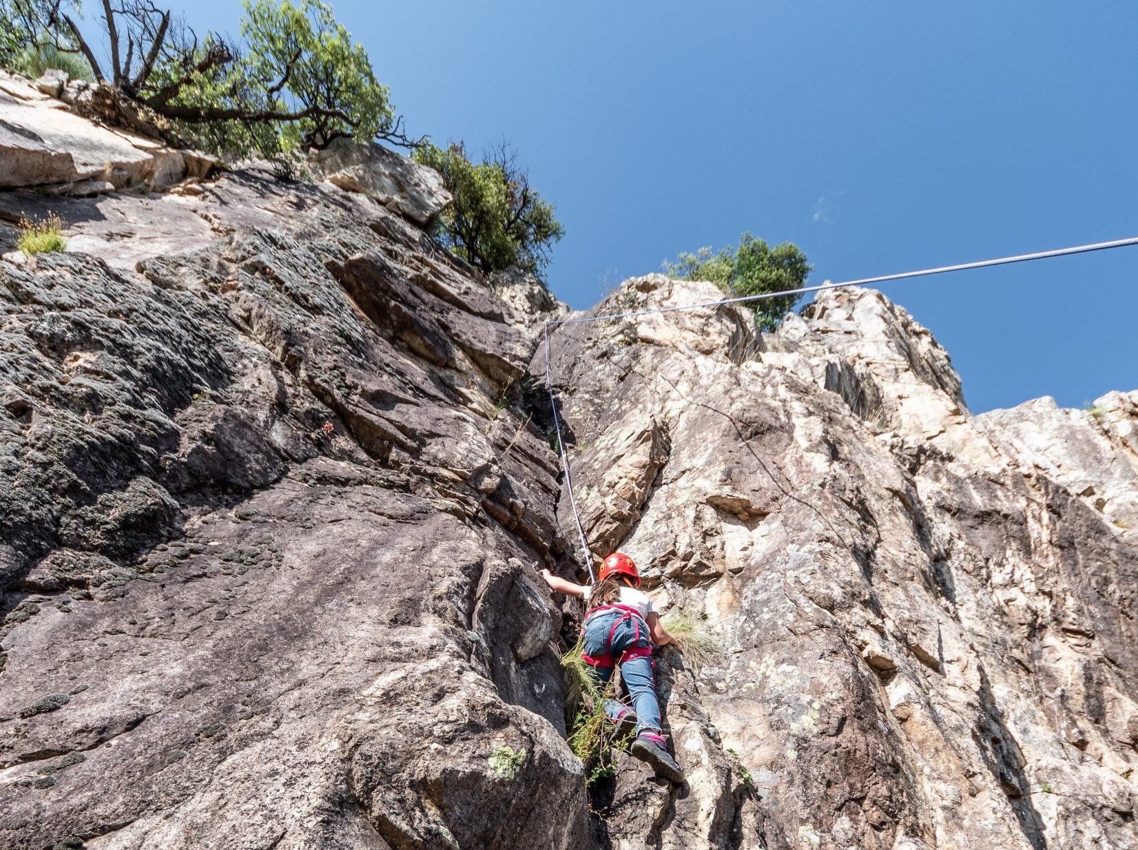 Initiation et perfectionnement escalade dans les Cévennes - Grandeur Nature