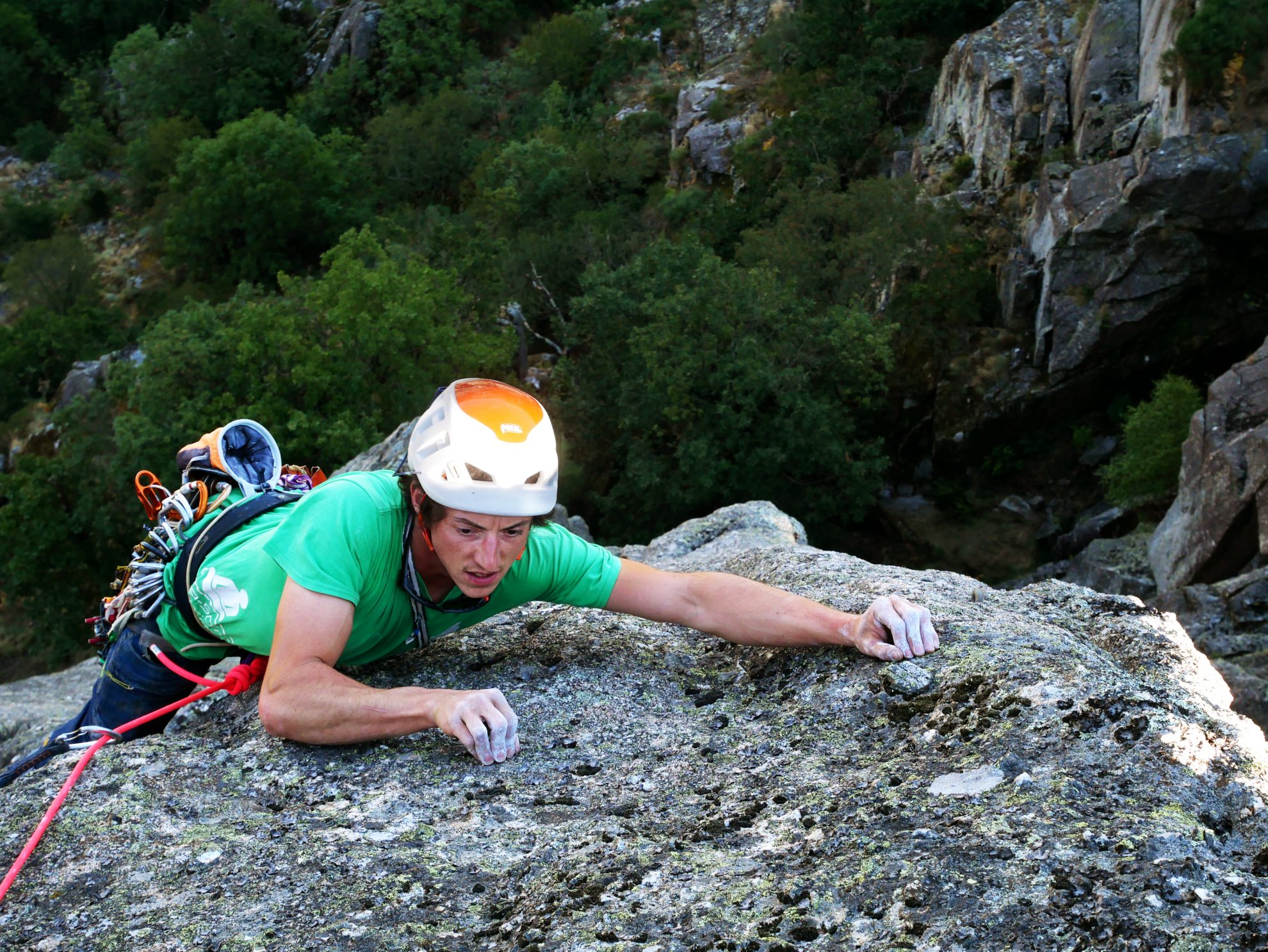Initiation et perfectionnement escalade dans les Cévennes - Grandeur Nature