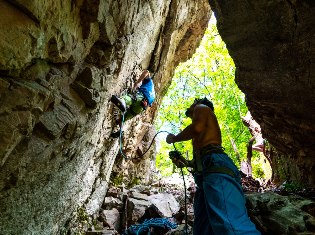 Initiation et perfectionnement escalade dans les Cévennes - Grandeur Nature